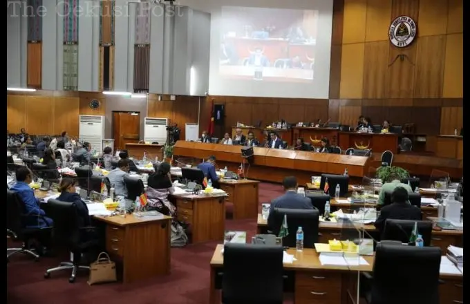 Bano hatan ho kosar sulin iha AC laran durante audiensia orsamentu ...